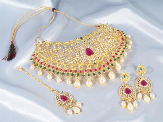 Indischer Schmuck - Ohrringe, Armreifen, Fußkettchen | Leila Khan ...